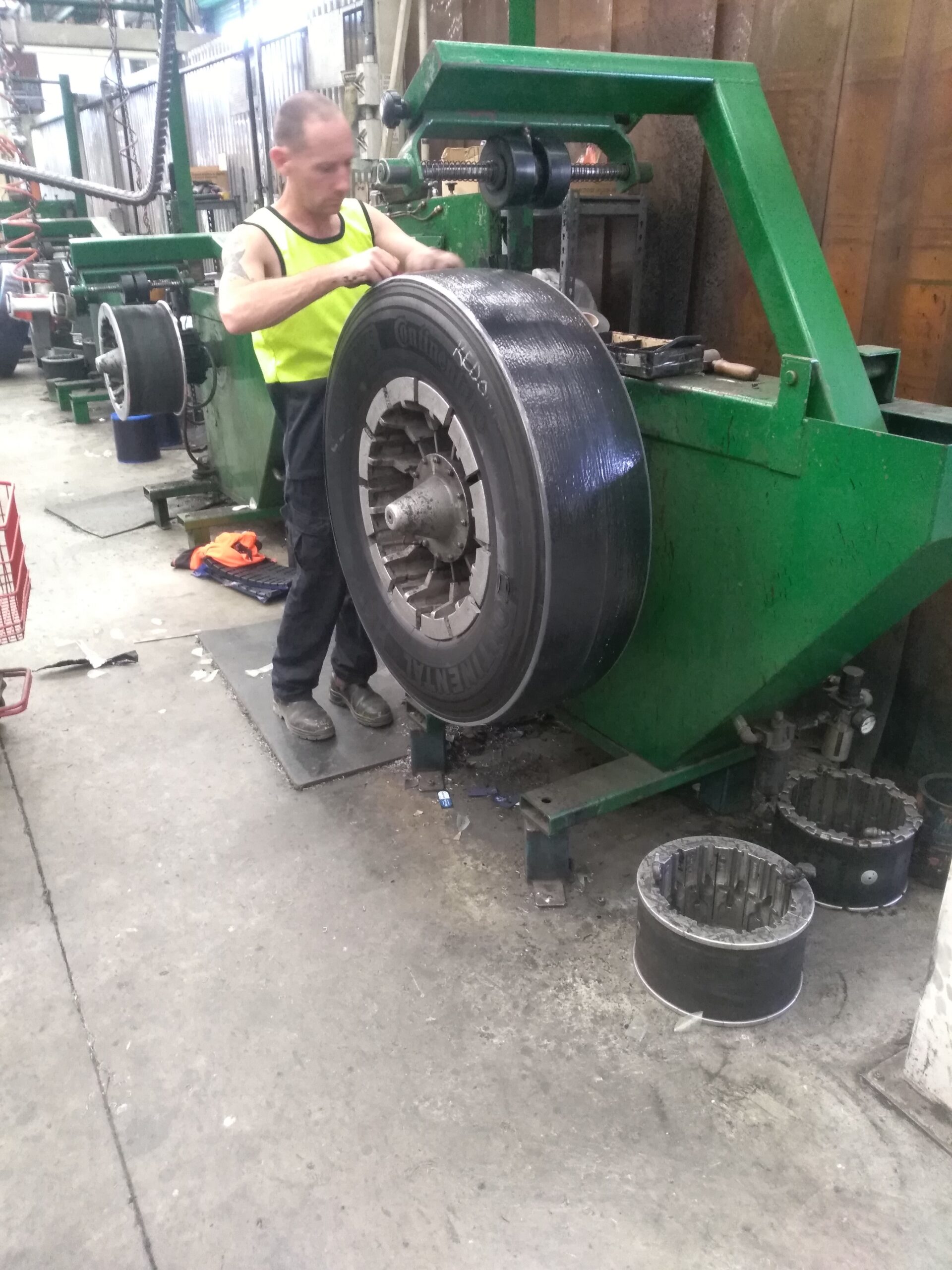 Vipal Look to Deliver Optimum Service for Australian Retreaders